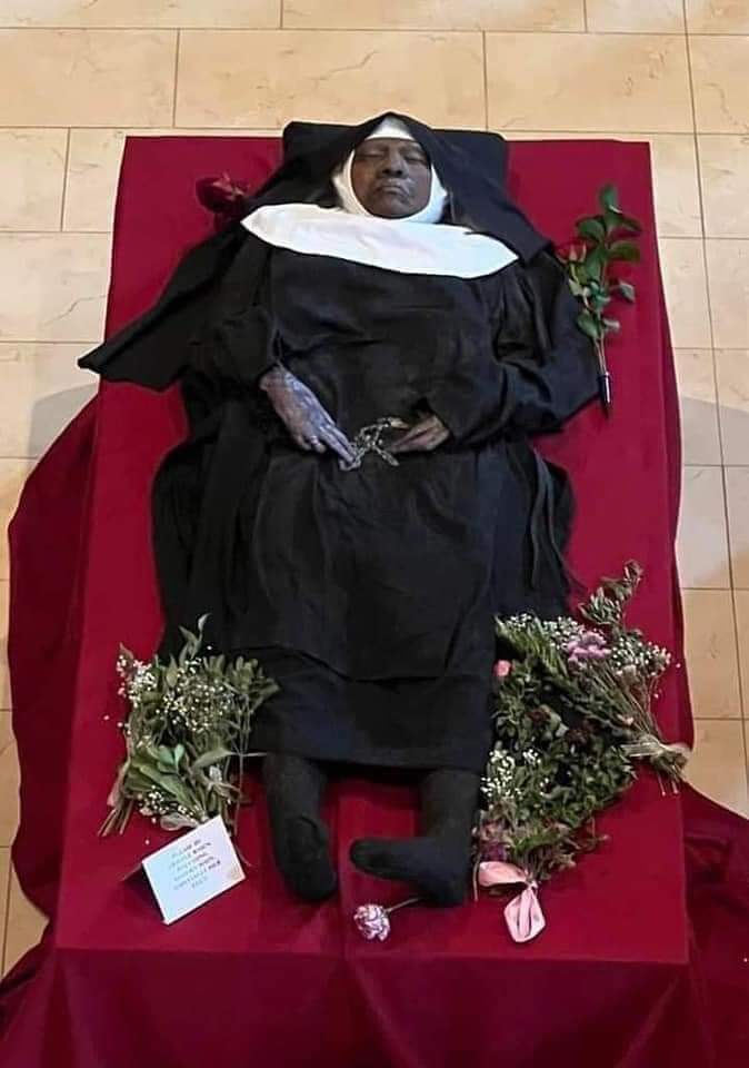 Thousands travel to Missouri as body of Catholic nun found incorrupt four years after death and ...